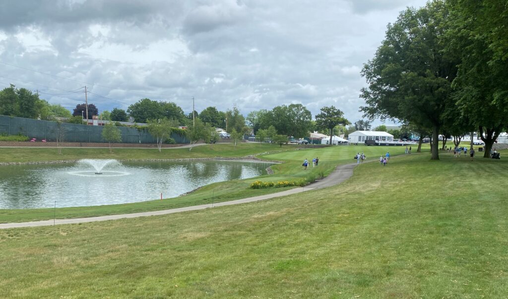 En-Joie Golf Club – "Play Where the Pro’s Play"